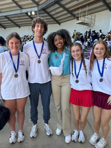 DECA members visit Six Flags | Community Life | thebrunswicknews.com
