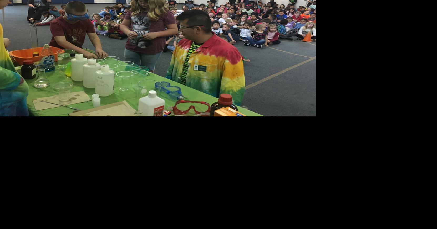 Traveling science show stops by Glyndale Elementary | Local News ...