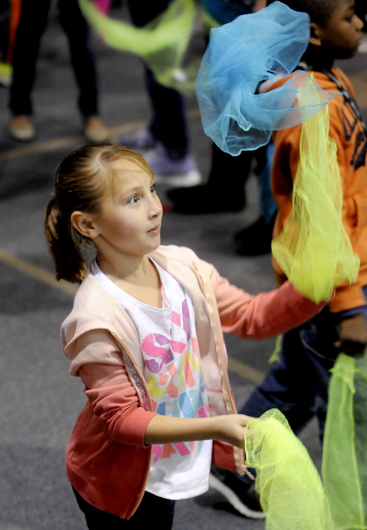 Juggling offers unique physical education lesson | Local News | The ...