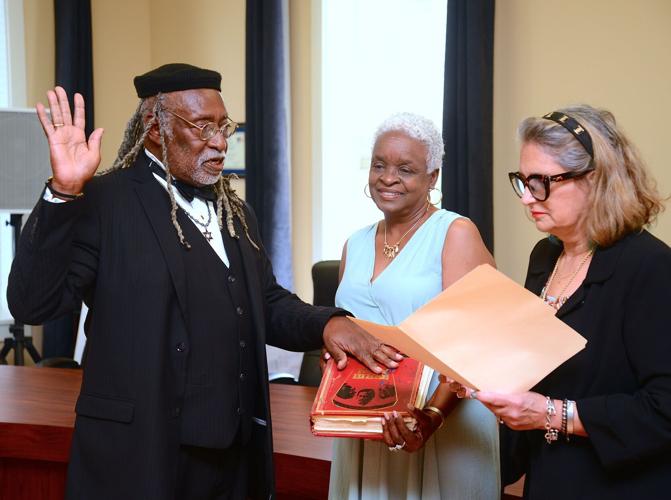 Darien City Council swears in two members | Local News ...