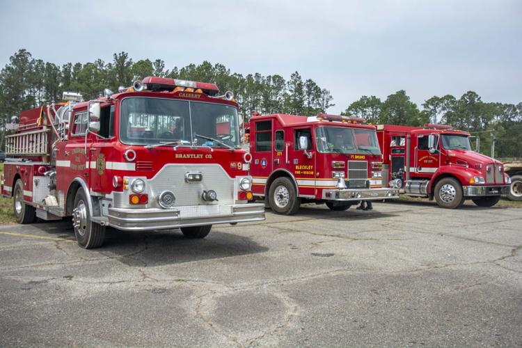 Brantley fire rages, destroying homes, agencies struggle to control it ...