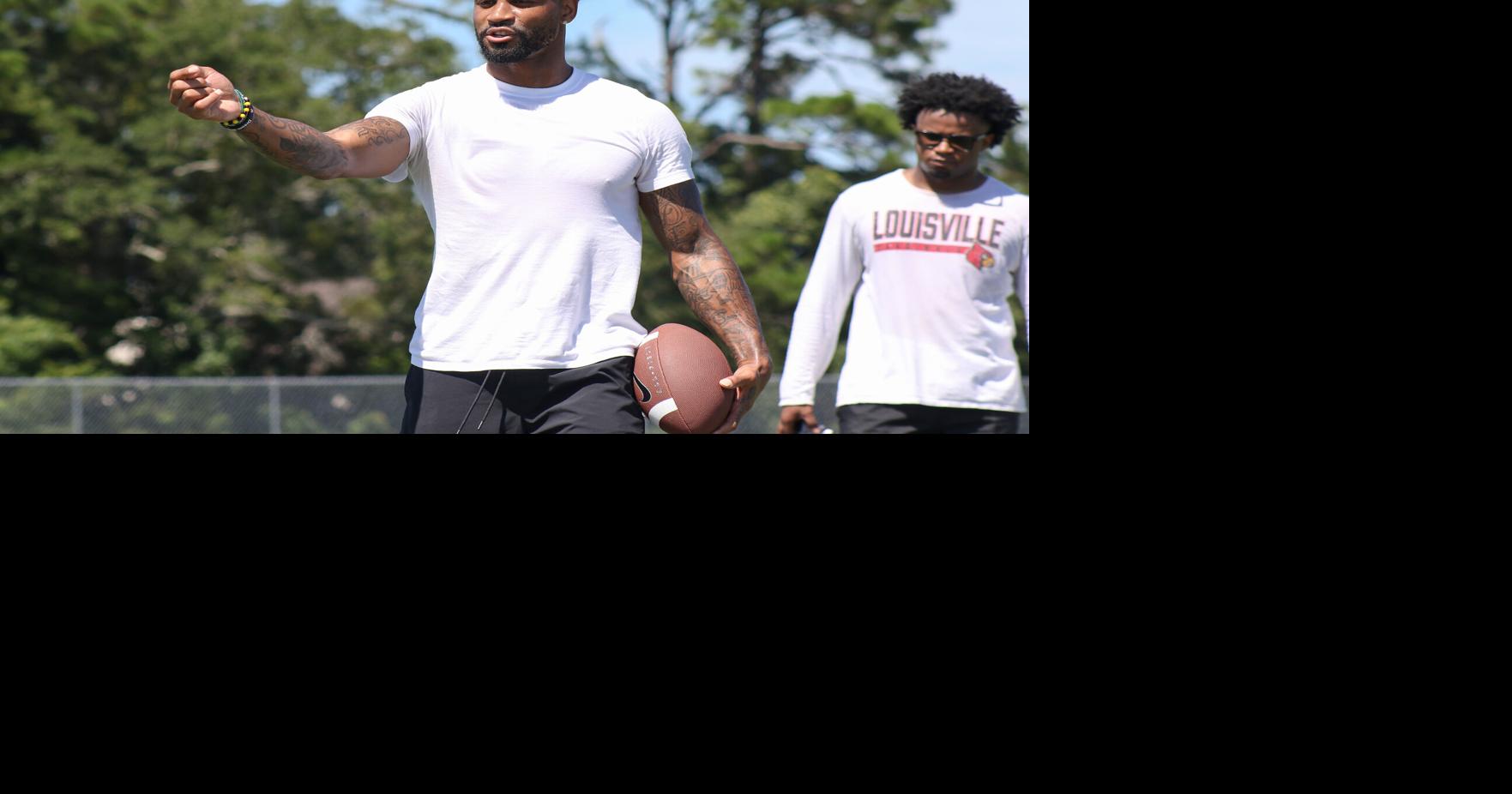 LESSONS FROM SLAY: Super Bowl champion Darius Slay works out with local ...