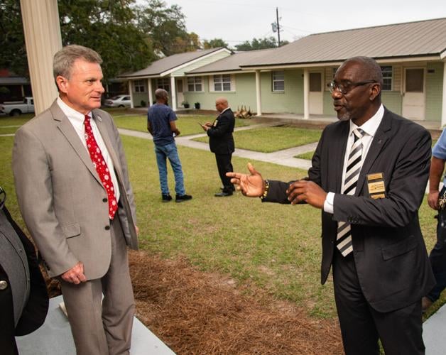 Carter visits Brunswick Housing Authority | Local News ...