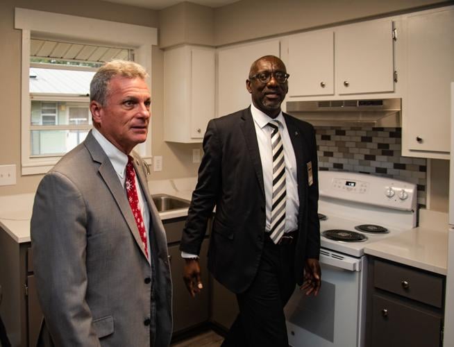 Carter visits Brunswick Housing Authority | Local News ...