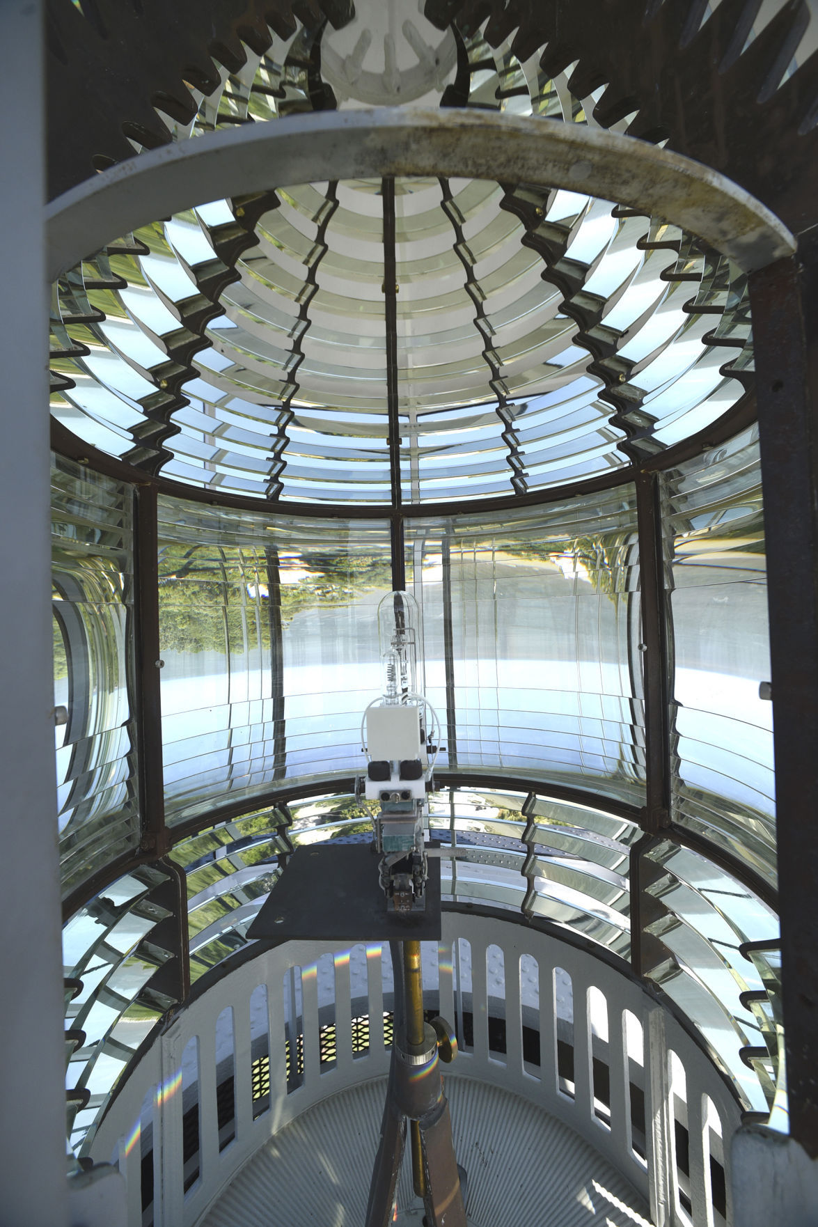 Local crew helps light the way through St. Simons Lighthouse ...