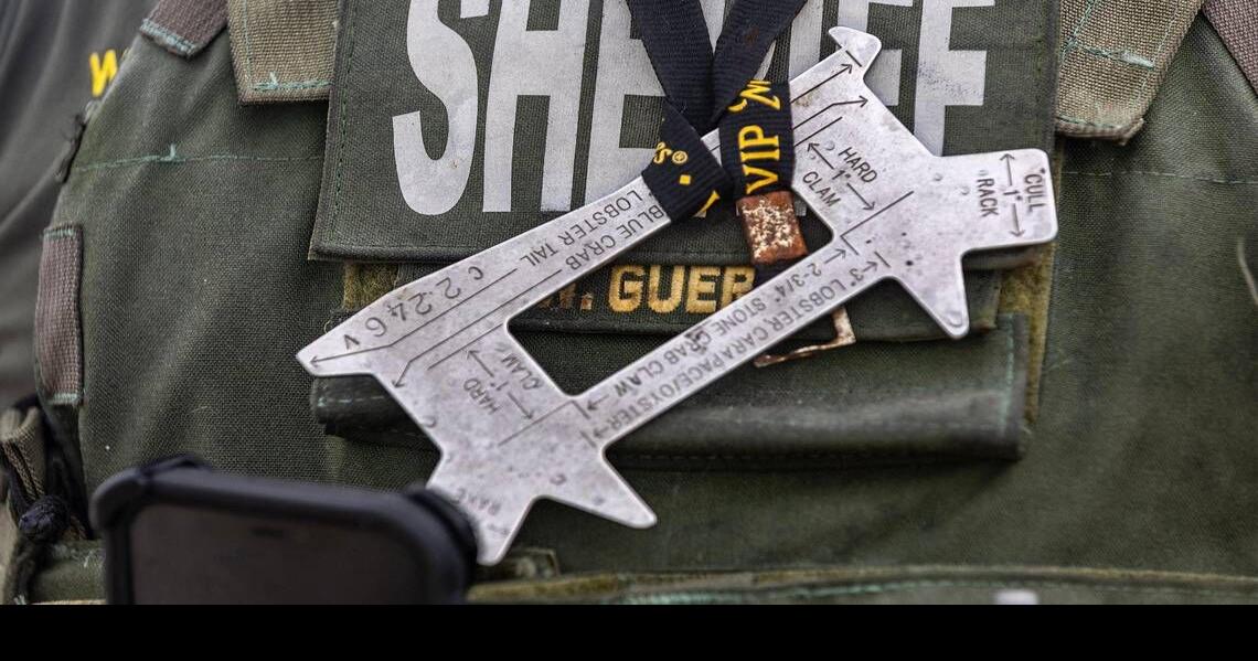 ‘Never seen it like this.’ Stormy search for lobster in the Keys. See ...