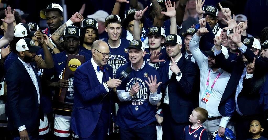 Back to back! UConn fans gather to celebrate another basketball ...