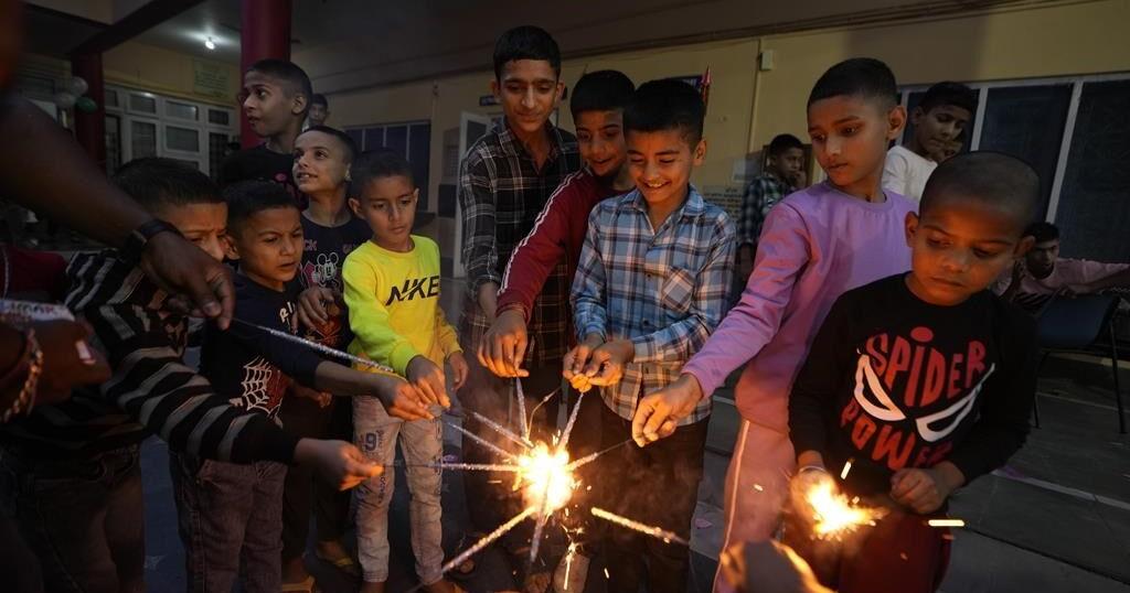 Toxic smog cloaks India's capital as Diwali firecrackers push air ...