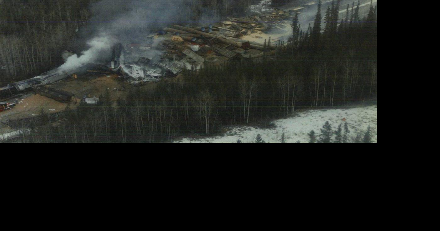 Tangled cars and billowing smoke: Remembering Hinton rail disaster 40 ...