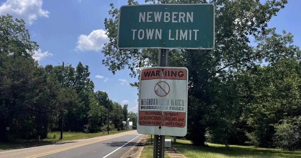 Alabama town's first Black mayor, who had been locked out of office ...