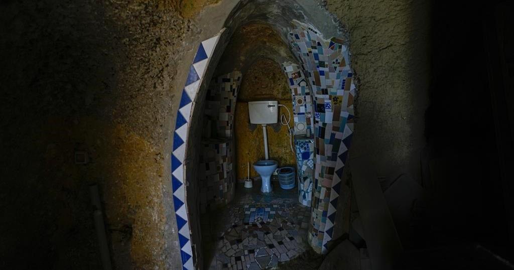 After half a century, Israel moves to evict squatter from his cave home ...