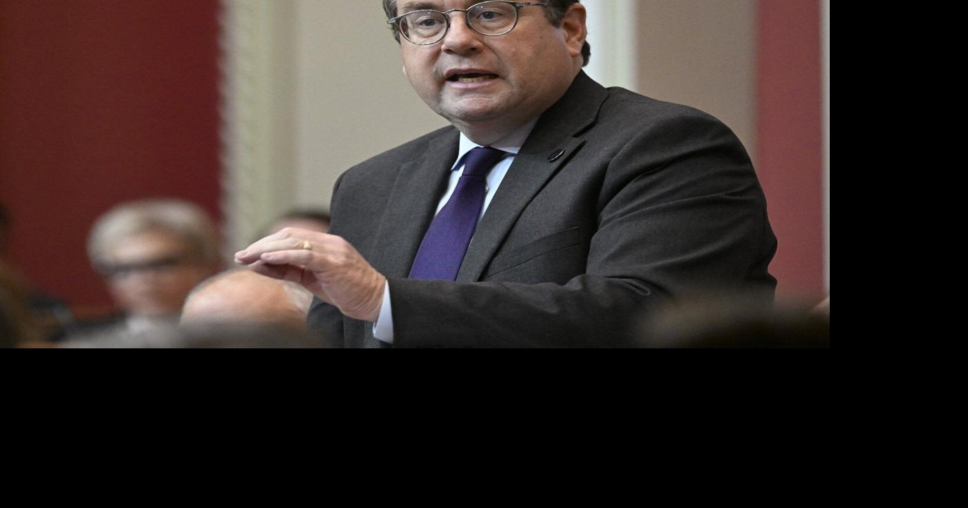 Quebec bill would expand religious symbol ban, force students to ...