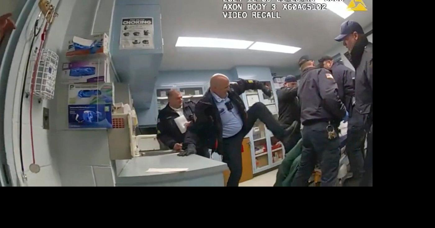 Prosecutor urges manslaughter verdict for guard who 'did nothing' as ...