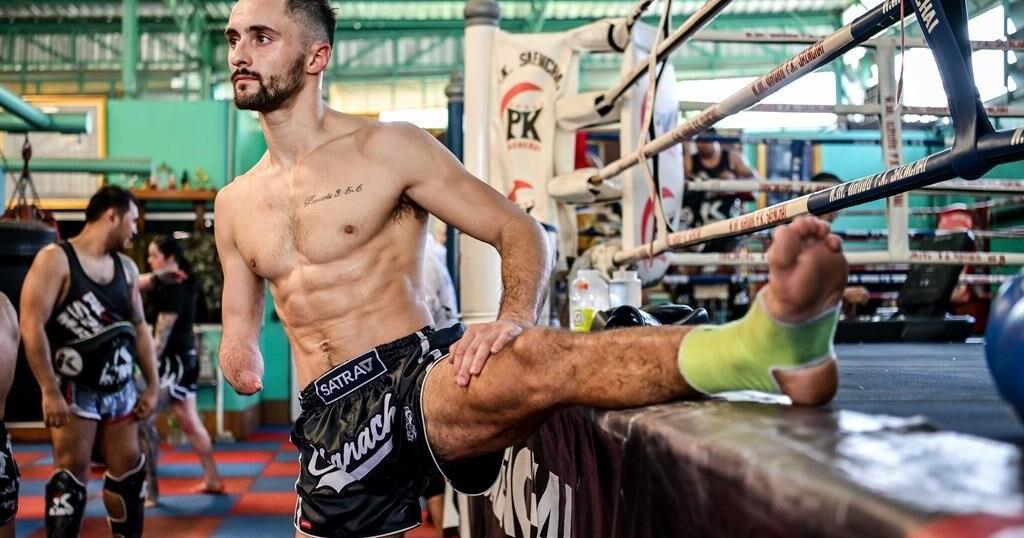 One-handed Calgary fighter Jake Peacock ready to entertain on One ...