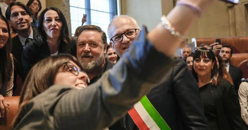 'Gladiator' actor Russell Crowe feted in Rome | Entertainment News ...
