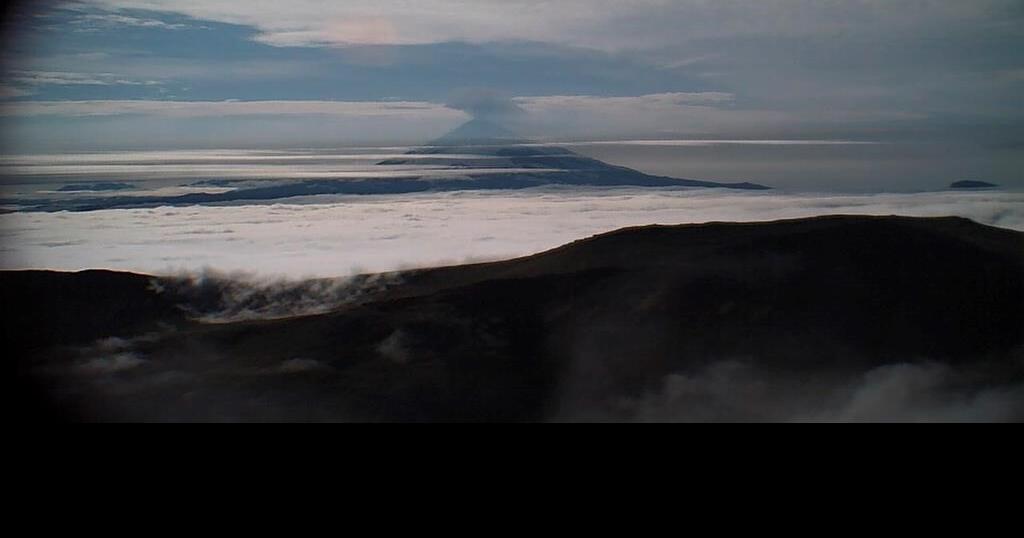 Alaska volcano spews ash cloud high enough to draw weather service ...