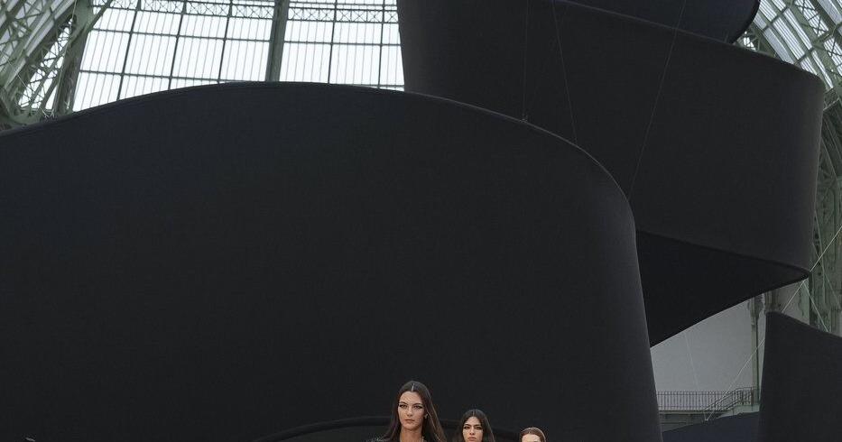 Chanel stages a grand bow to the future, as Naomi Campbell speaks about ...