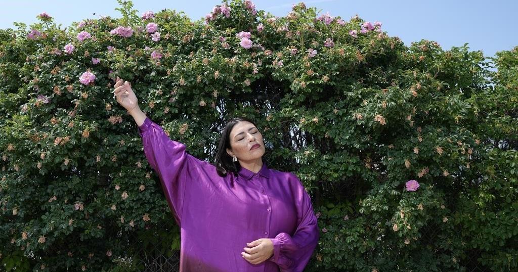As her pop covers album 'Inuktitut' sails to success, Elisapie finds a ...
