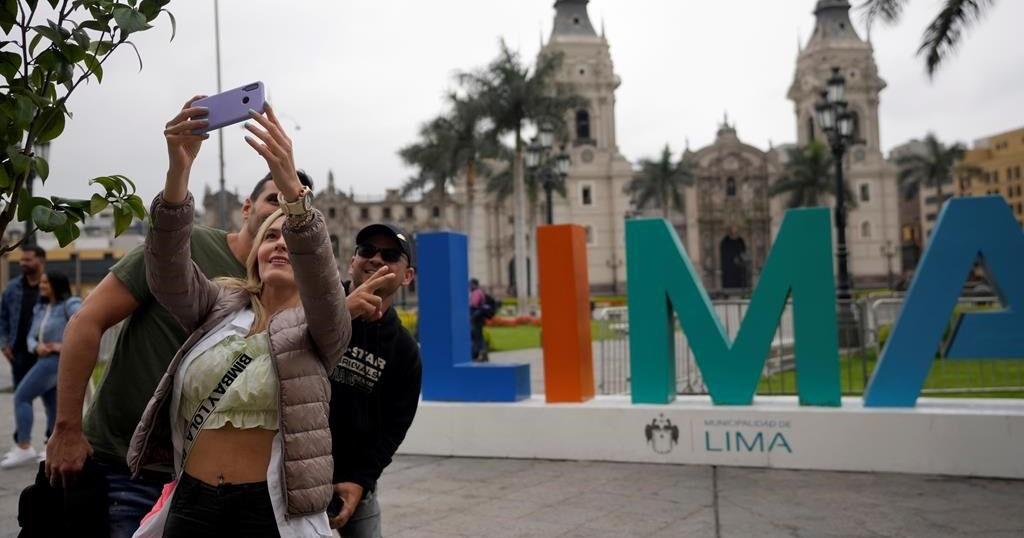 New Peru president appears with military to cement power | World News | thecanadianpressnews.ca