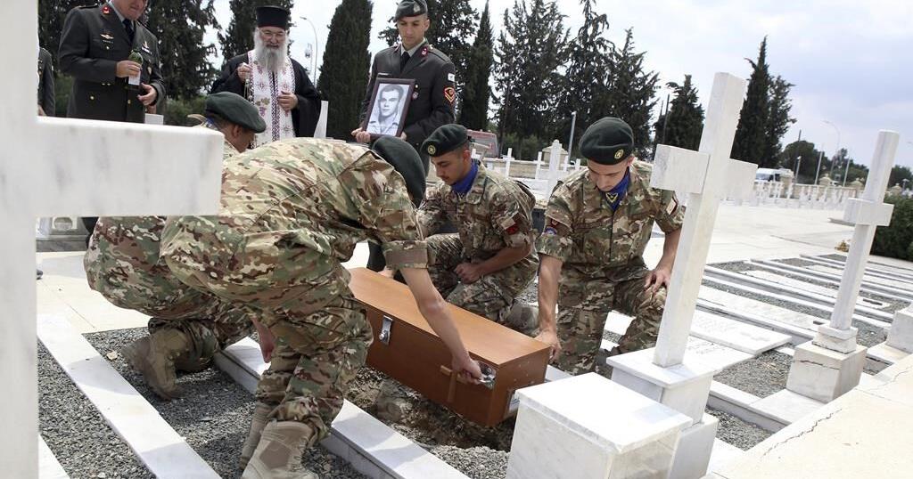 Families reclaim the remains of 15 recently identified Greek soldiers ...