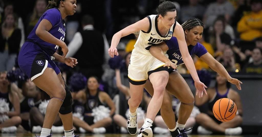 Caitlin Clark of Iowa is the AP Player of the Year in women's hoops for ...