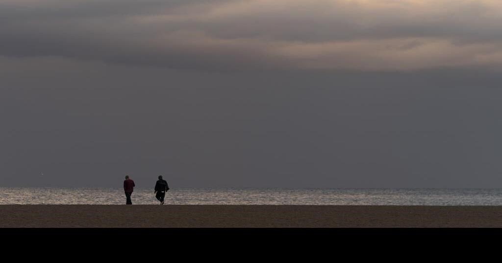 Staged video of man defecating on beach fuels social media ...