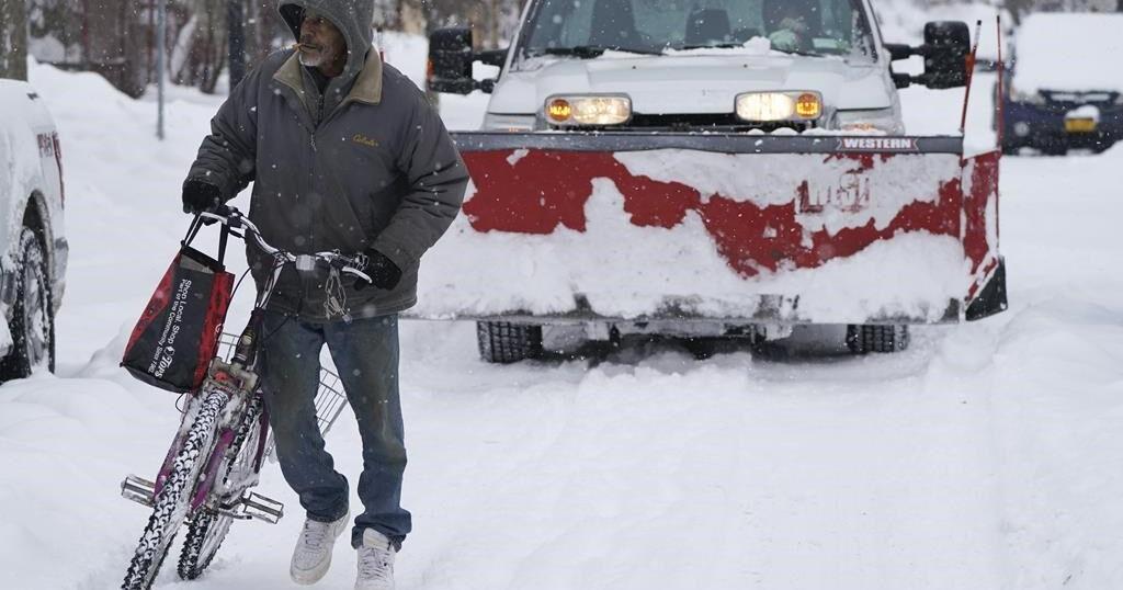 Military police enforce driving ban in snow-stricken Buffalo | World News | thecanadianpressnews.ca