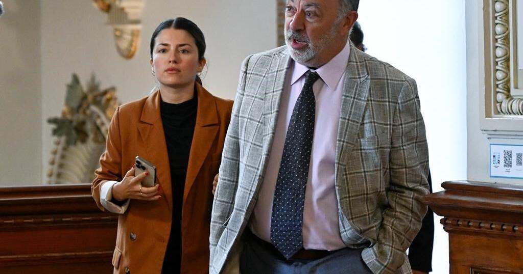 Quebec anglophones have right to health services in English, updated ...