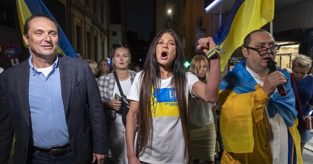 Eurovision winner Ruslana leads Ukrainians in Athens march ...