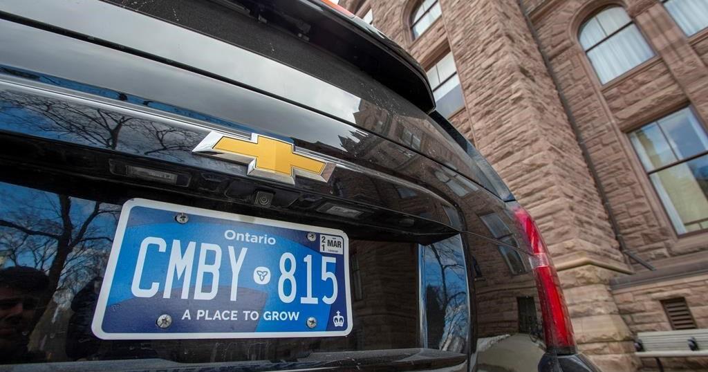Ontario's plan to get rid of blue licence plates is to sit back and ...