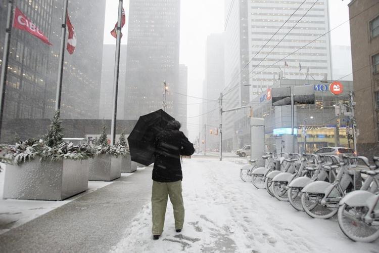Flights cancelled in Toronto, dozens of crashes reported as winter storm hits Ontario | Ontario ...