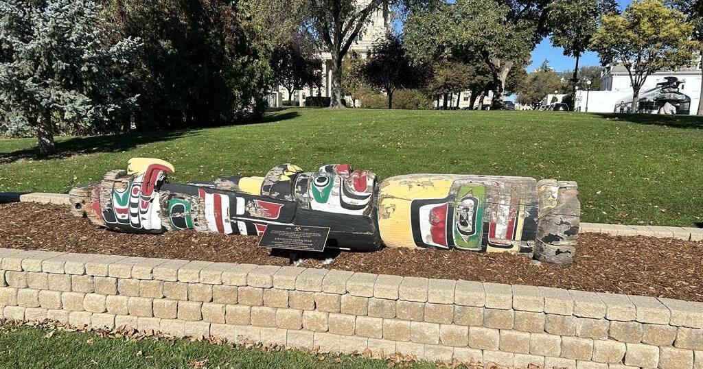 Totem pole that has stood near the Manitoba legislature for 53 years is ...