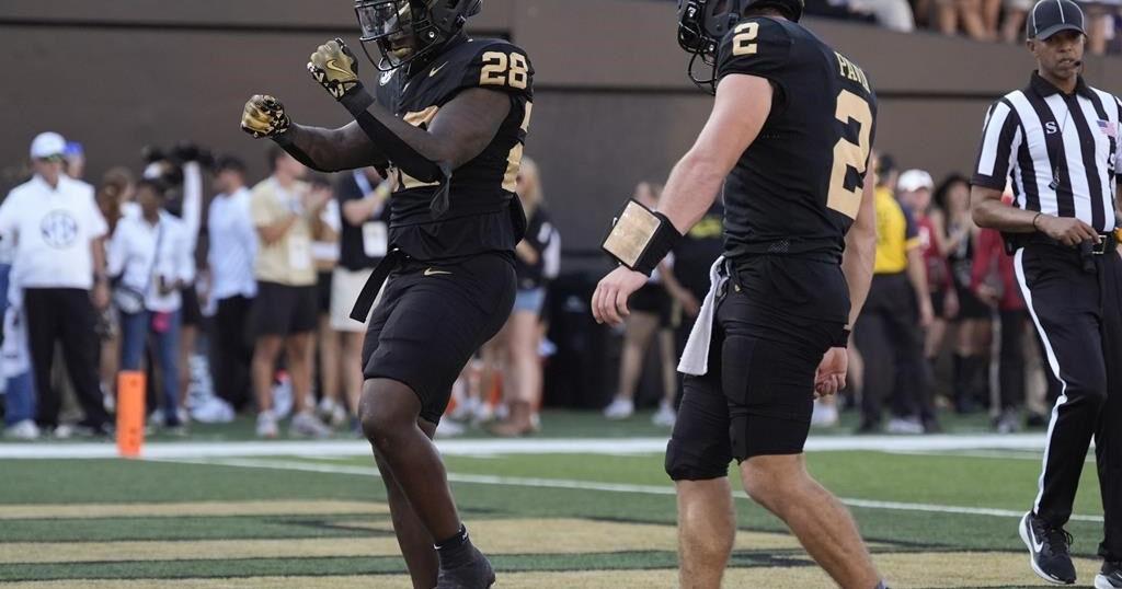 Vanderbilt takes down No. 1 Alabama 40-35 in historic college football ...