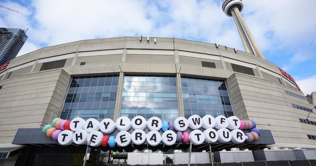 The Latest: Taylor Swift embraces Canadian fans after kicking off ...