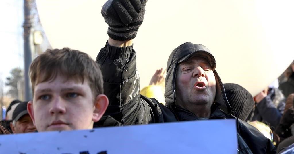 Thousands from Russia-friendly party join anti-government protest in ...