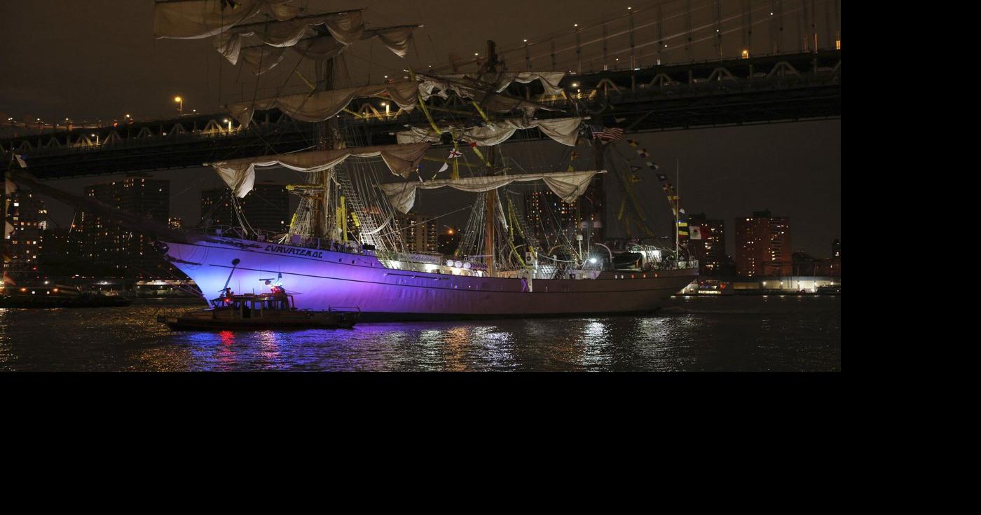 AP PHOTOS: Mexican tall ship strikes Brooklyn Bridge, snapping masts ...