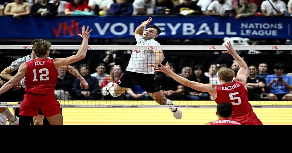 Canada's men's volleyball team stuns Brazil 3-0, advances to VNL ...