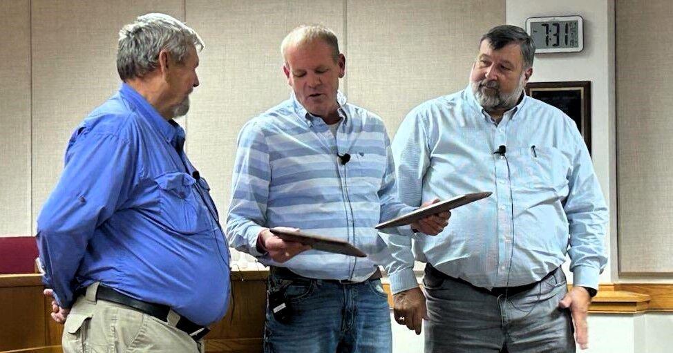 Hill, McCraw honored for service to county | News | thecarrollnews.com