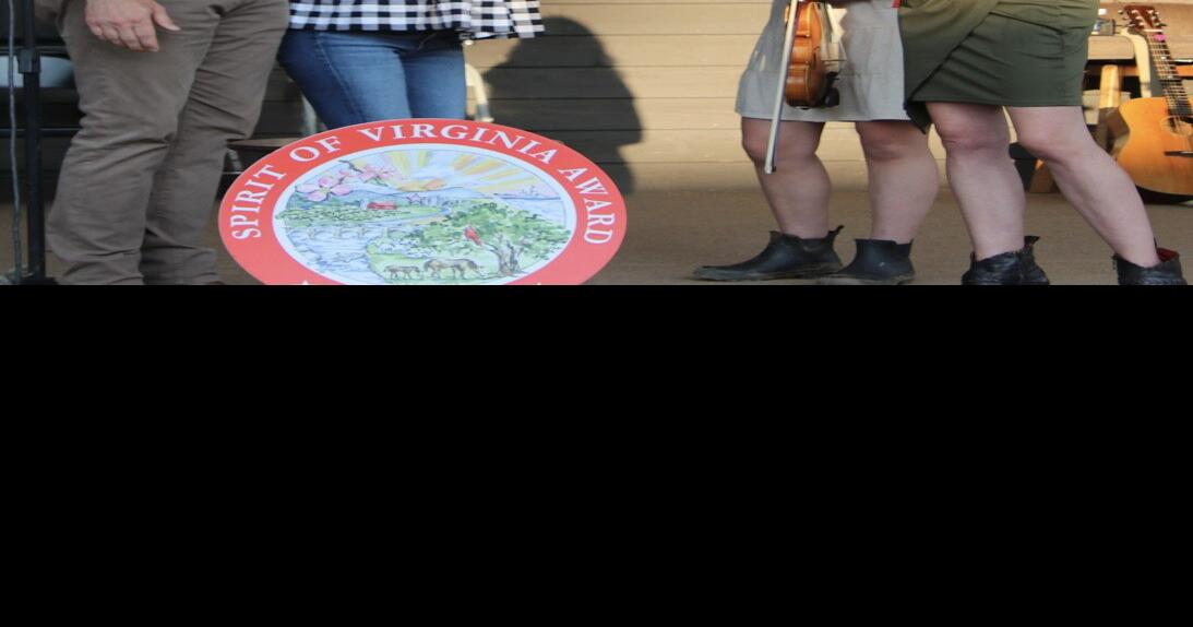 Governor presents award to JAM program | News | thecarrollnews.com