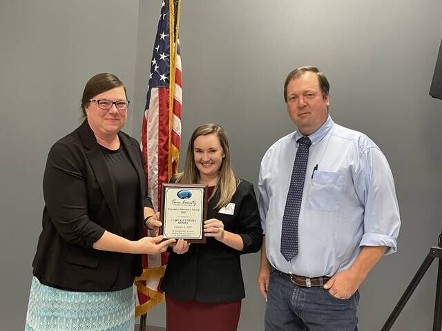 Twin County Chamber presents awards | Local News | thecarrollnews.com