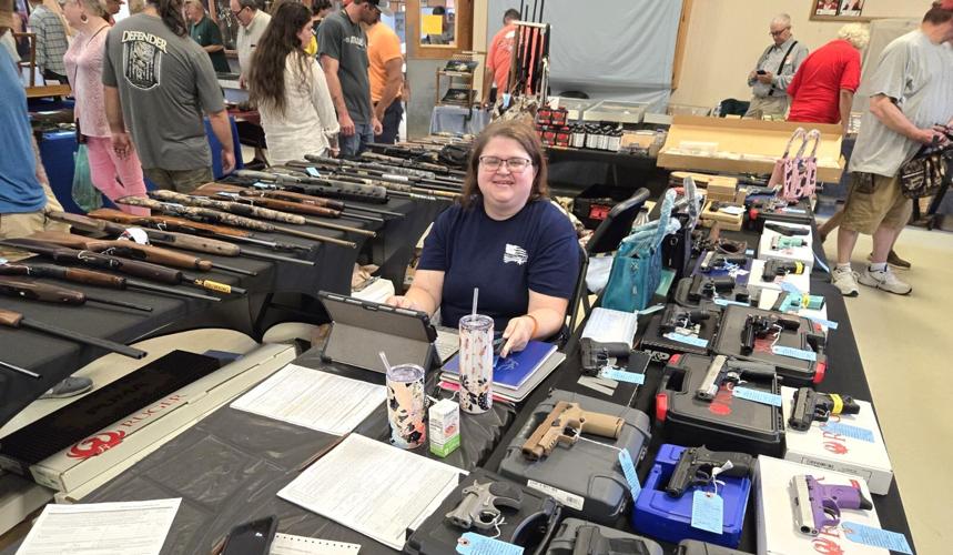Flea Market, good weather bring crowds | News | thecarrollnews.com