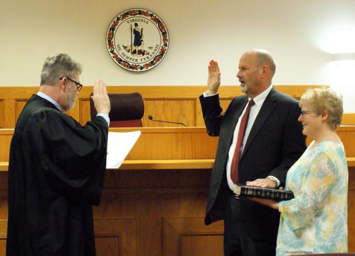 Swearing-in ceremony held for newly elected Carroll County officials ...