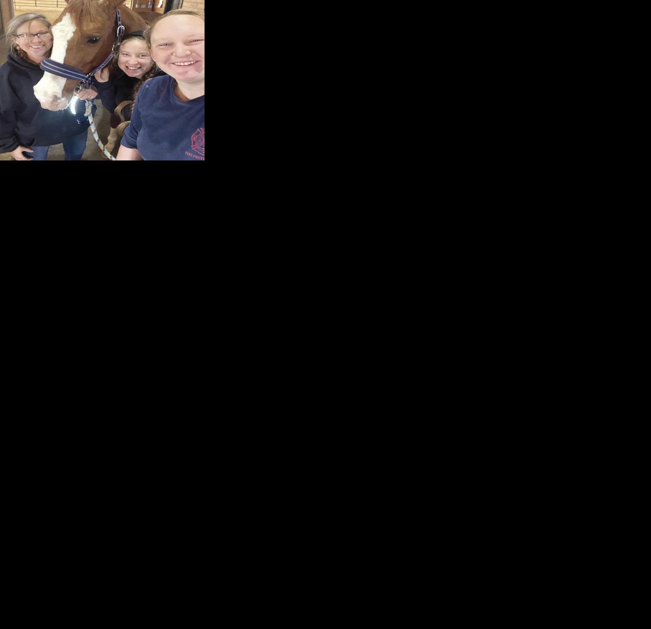 Art of a Farrier: Business fits horses’ hooves, mentors | News ...