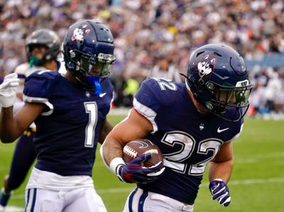 UConn ties program record for points scored in a single game with 63-17 ...