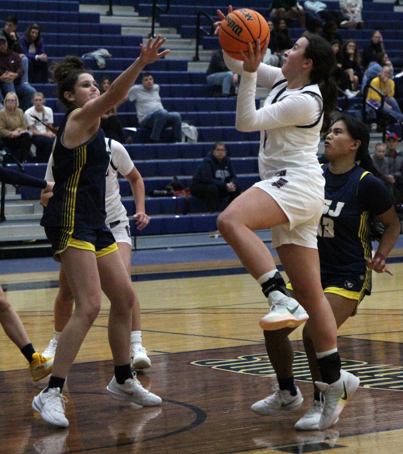 Eastern’s Topa drills buzzer beater to rescue Warriors against Hartwick ...