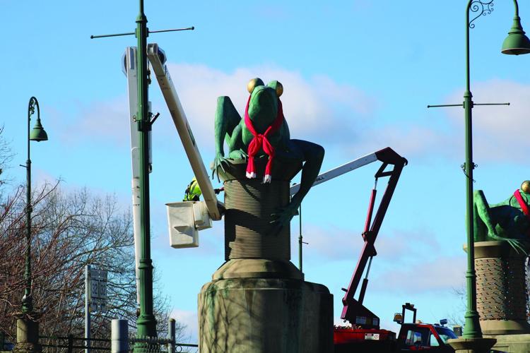 Holiday Tradition: Frog Bridge frogs get festive touch | News ...