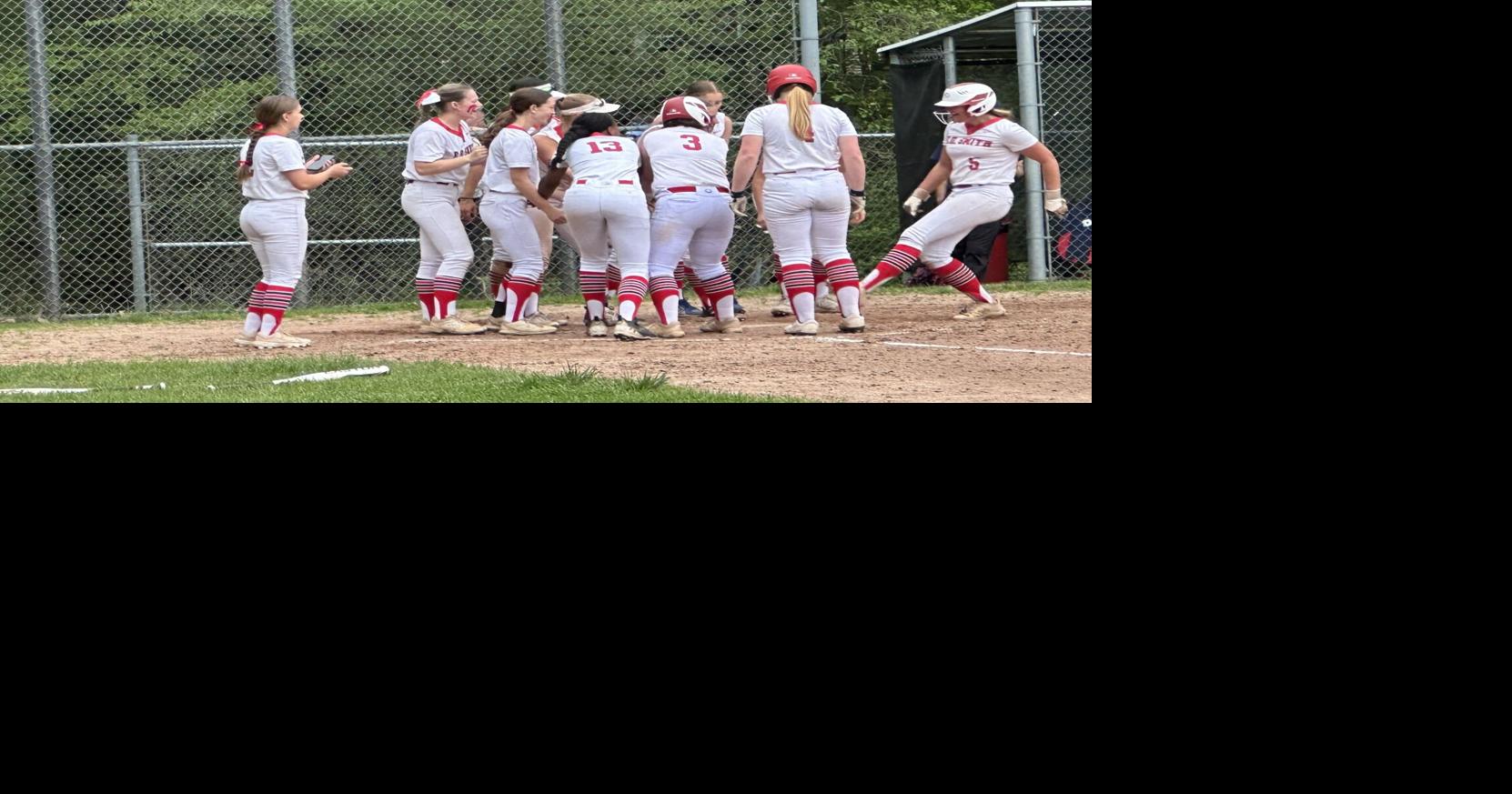 E.O. Smith routs past East Catholic to earn its ninth straight win ...