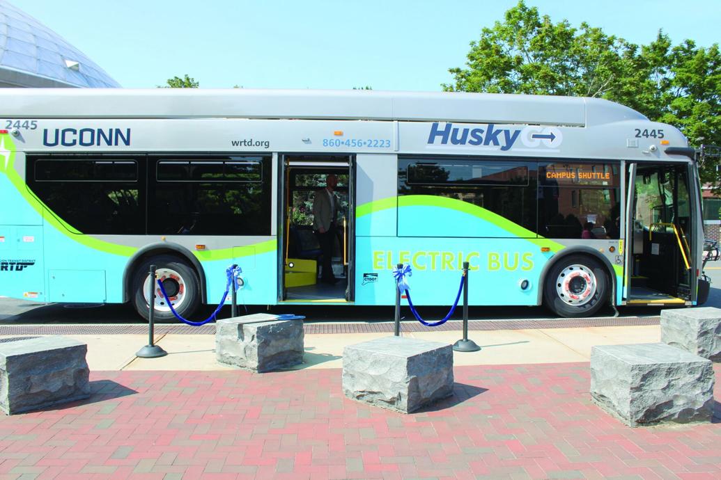UConn bus drivers angry over lack of contract | News | thechronicle.com