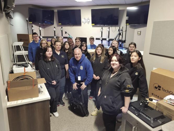 Windham Tech students visit 911 dispatch | News | thechronicle.com
