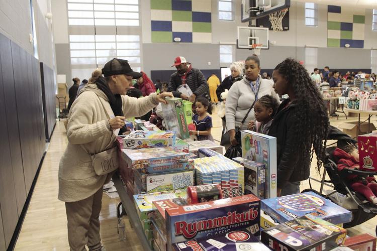 Residents take part in Three Kings Day | News | thechronicle.com